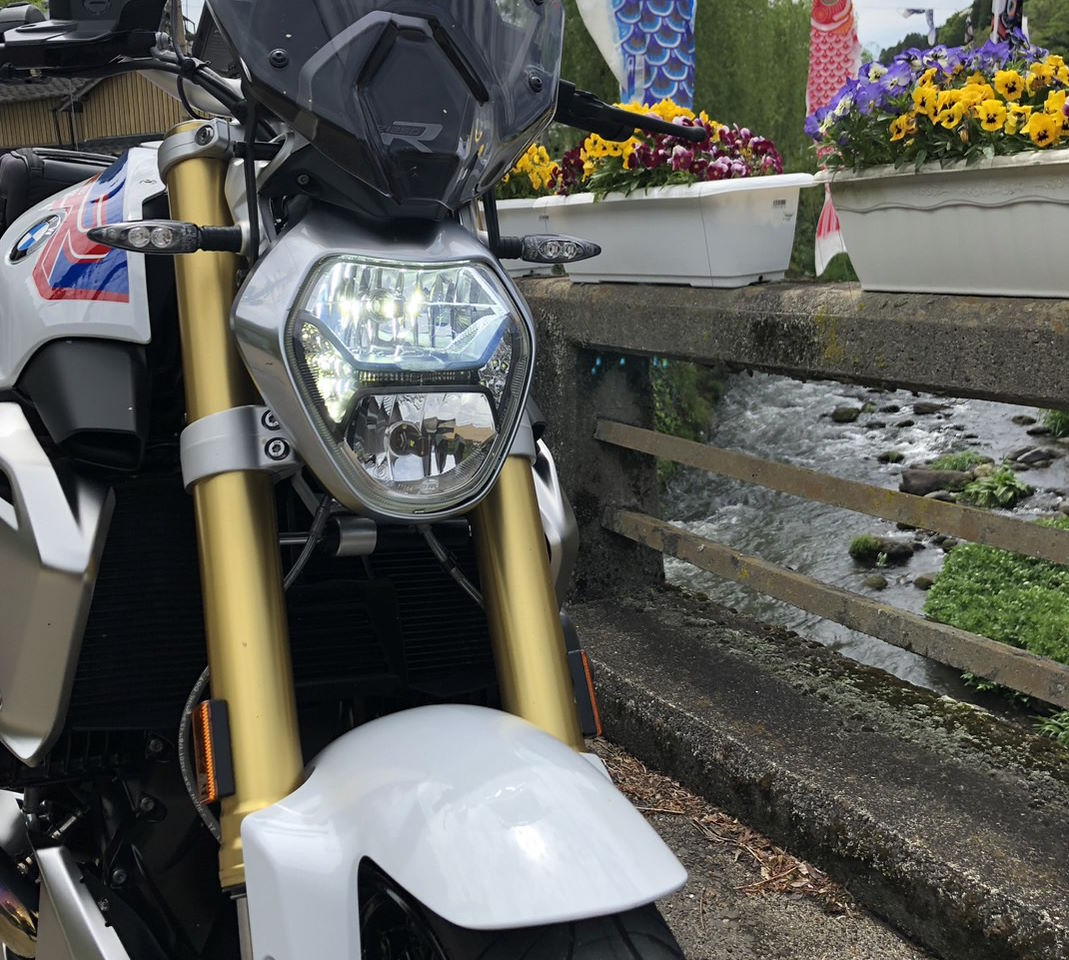 BMW R1250R LED headlight replacement – 「しまりす堂」情報BOX